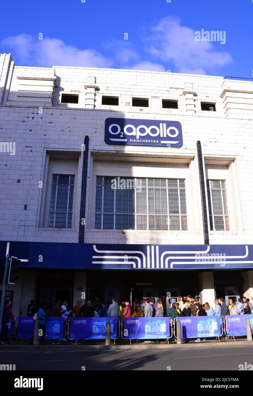 Manchester, UK. 9th June, 2022. Music fans outside O2 Apollo music ...