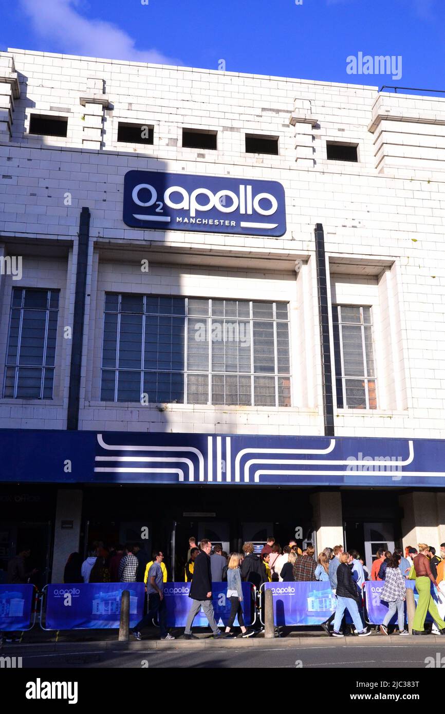 Manchester, UK. 9th June, 2022. Music fans outside O2 Apollo music ...