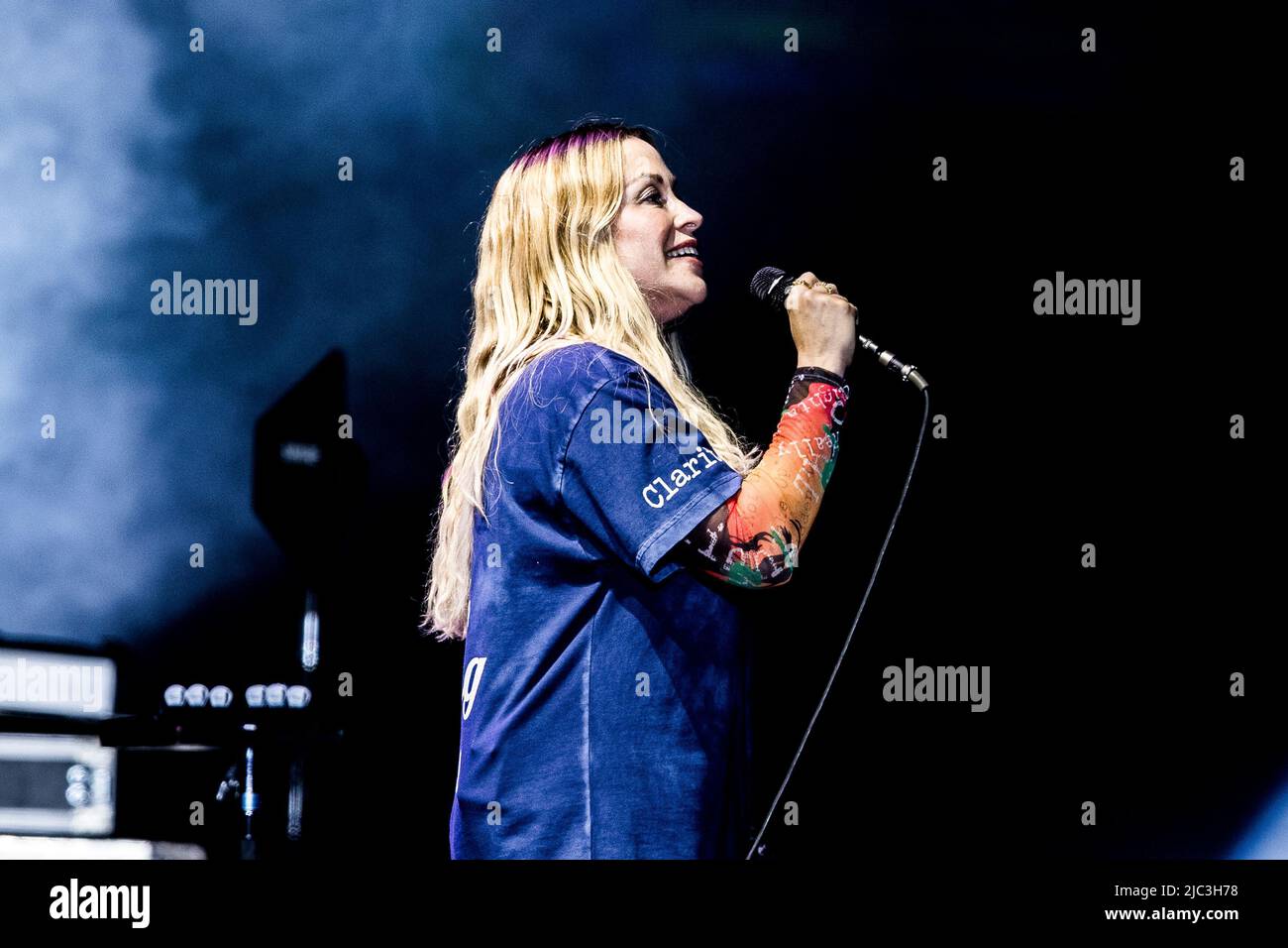 Alanis morissette 2022 concert hi-res stock photography and images - Alamy