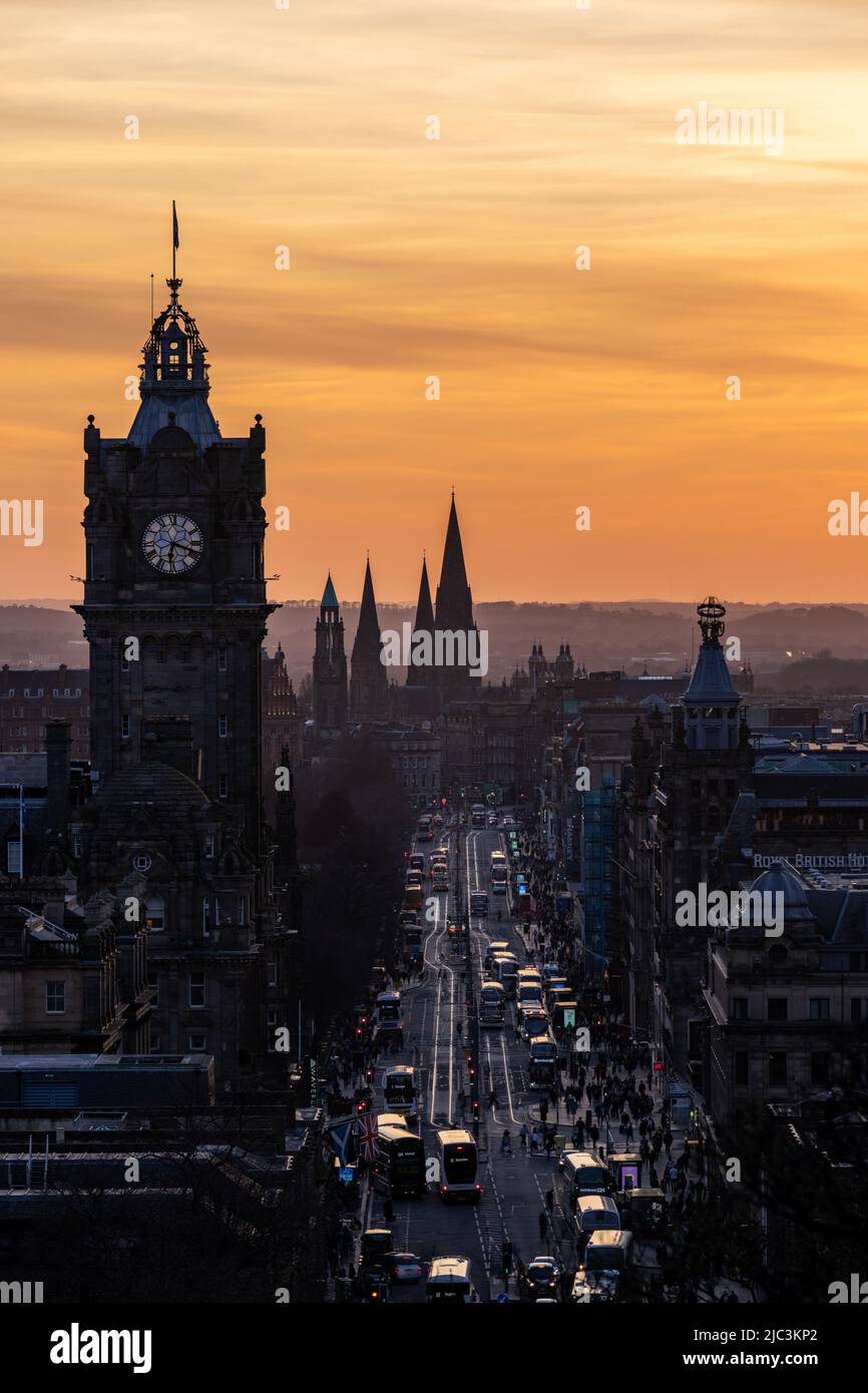 Golden hour in Edinburgh Prince Street Stock Photo - Alamy
