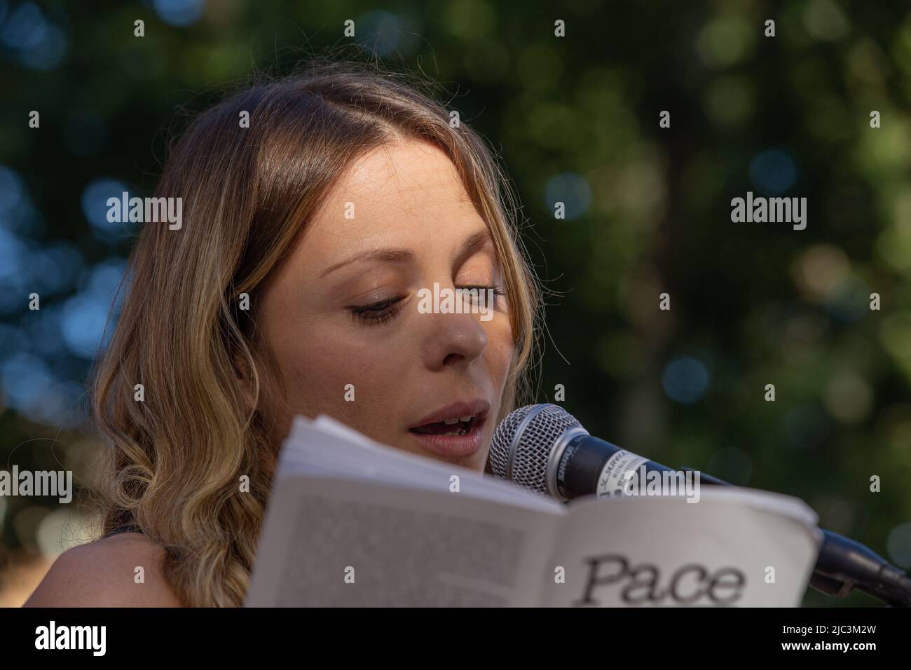 Anti guerra hi-res stock photography and images - Alamy