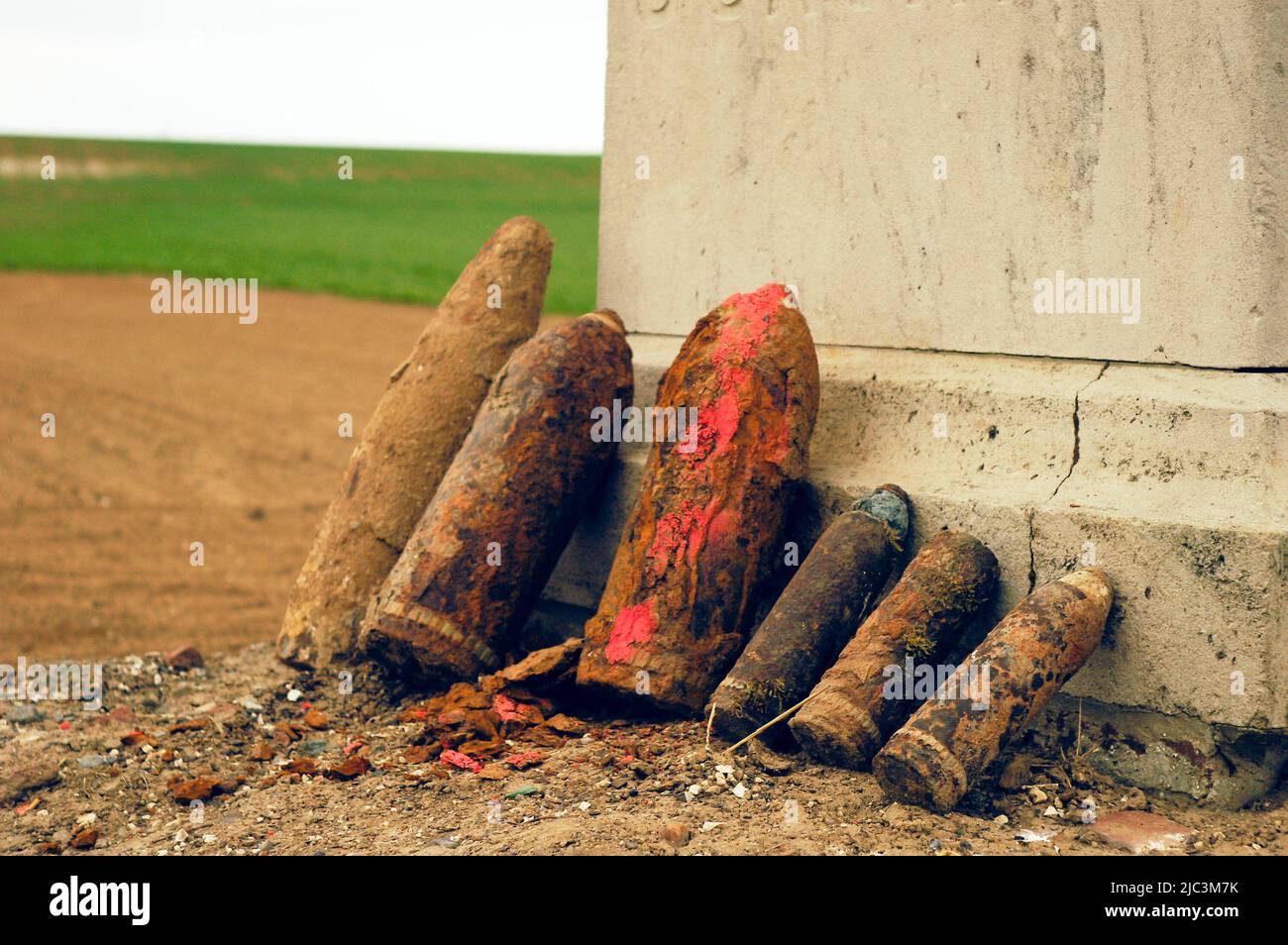 Artillery squad hi-res stock photography and images - Alamy