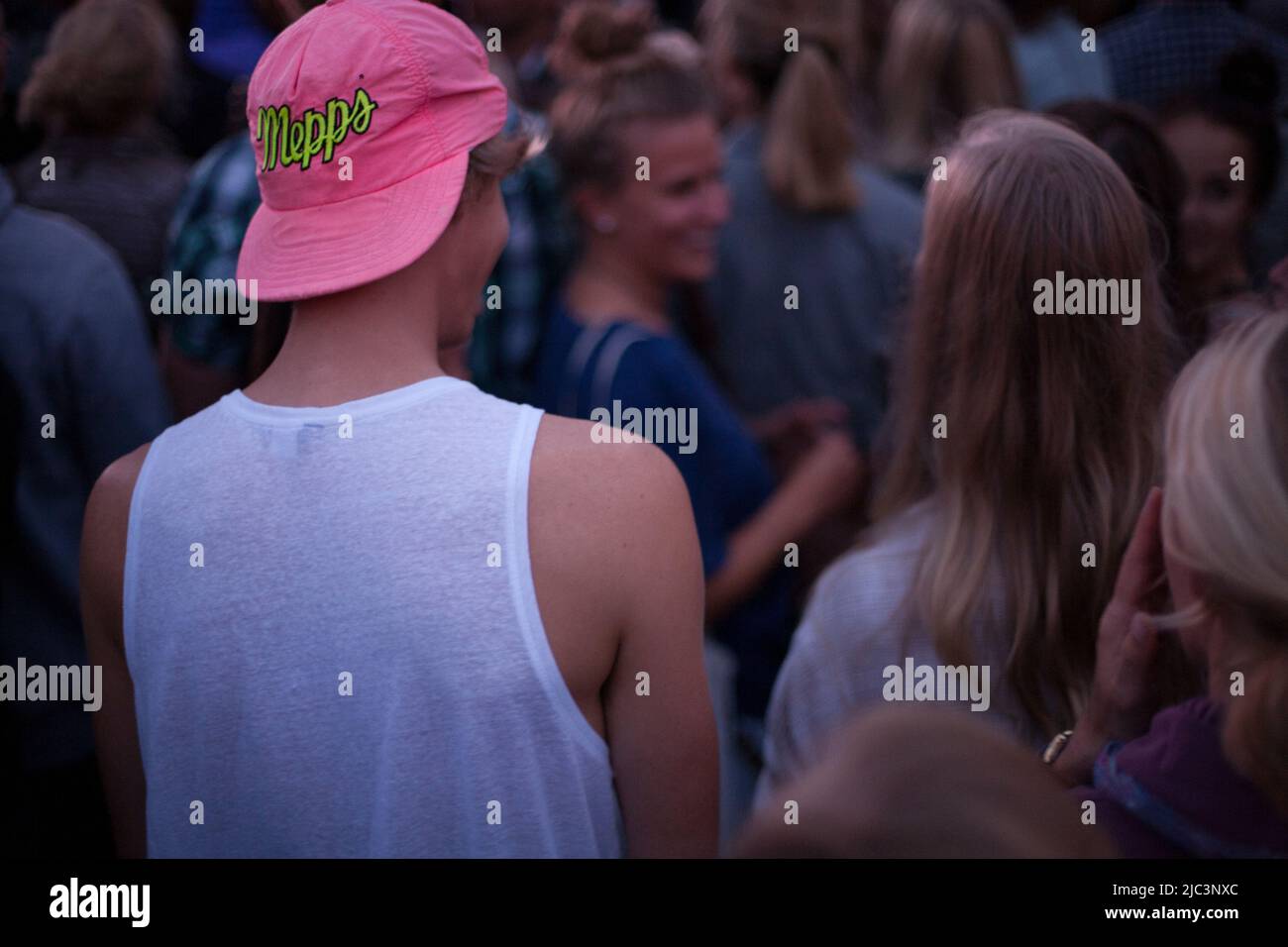 A friendly crowd Stock Photo - Alamy A friendly crowd Stock Photo - Alamy