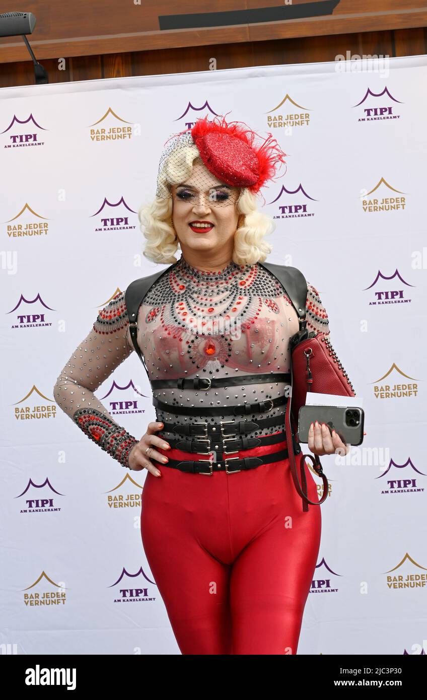 Sheila Wolf beim Jubiläumsfest 30 Jahre Bar jeder Vernunft / 20 Jahre ...