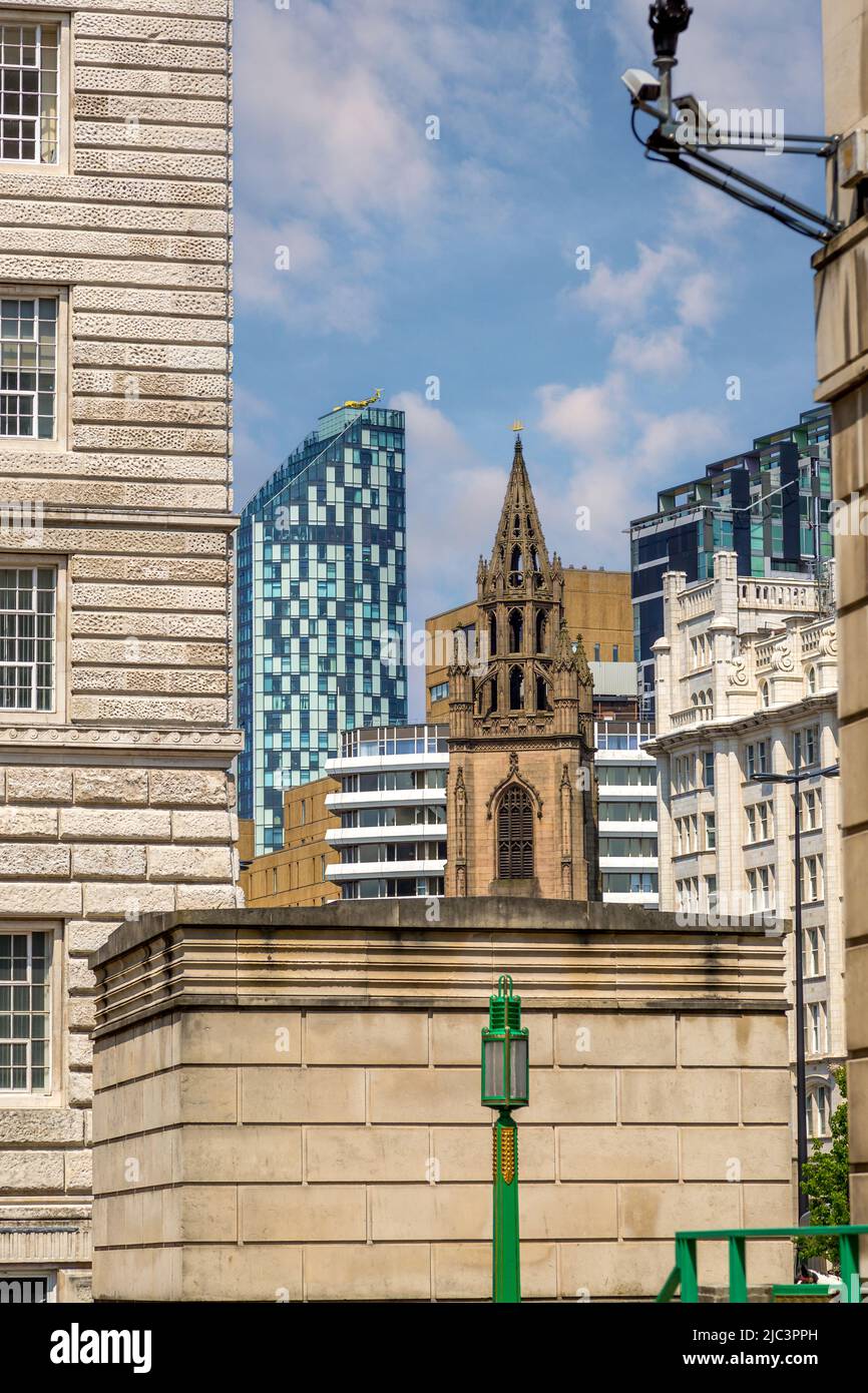 Waterfront skyline liverpool city hi-res stock photography and images ...