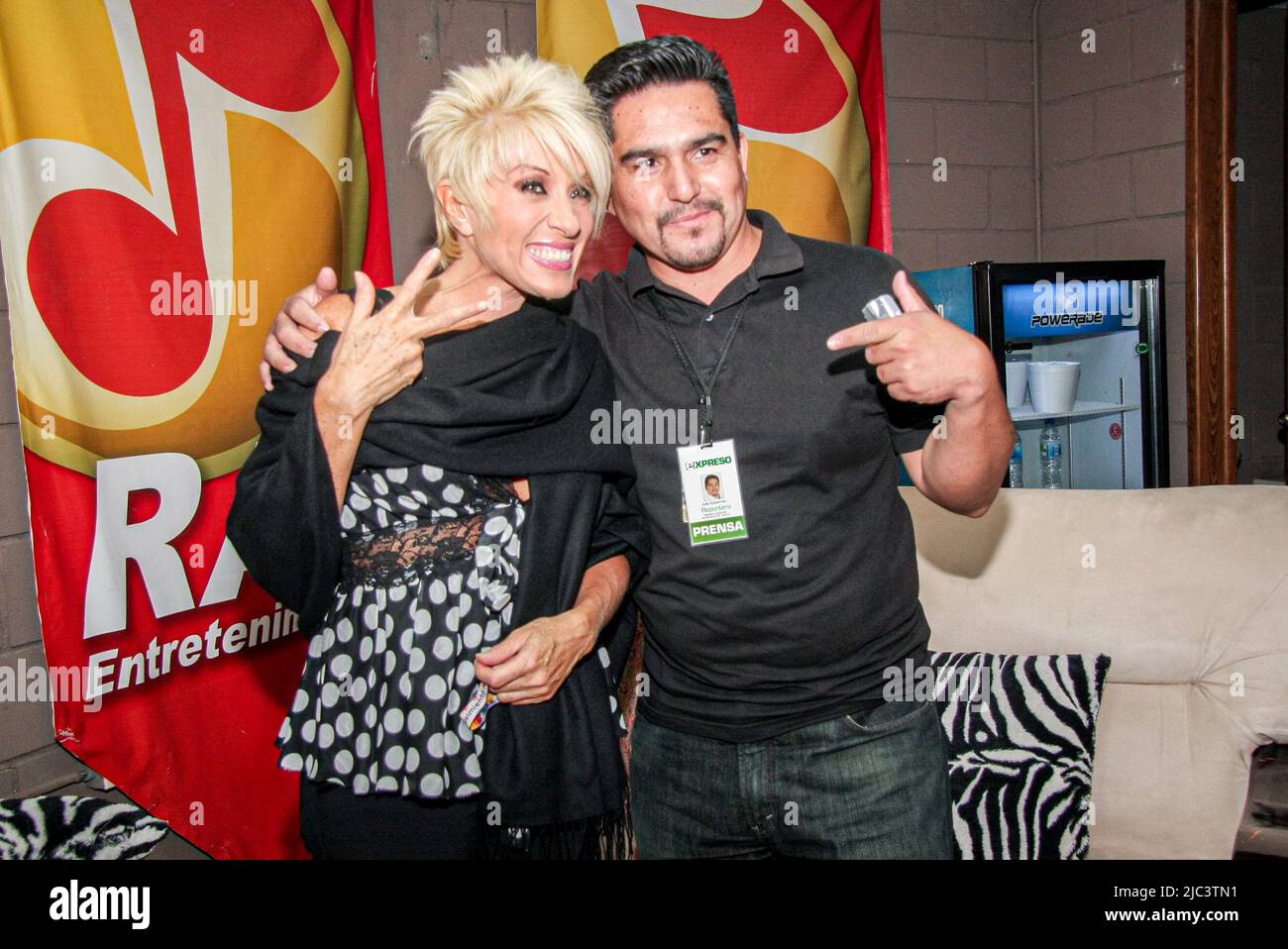 Julio Gutierrez periodista de espectaculos en entrevista con Yuri en el ...