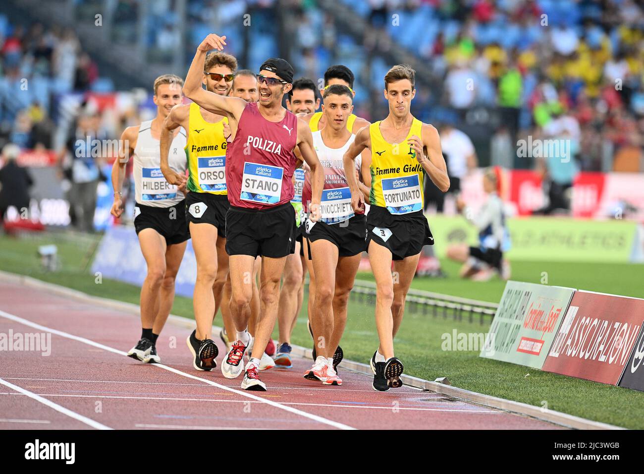 Who finished 3rd hi-res stock photography and images - Alamy