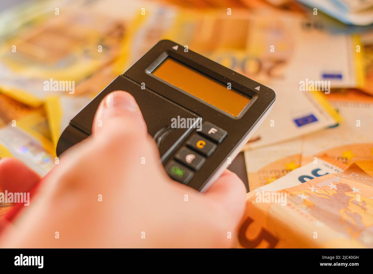 Shopping money hands hi-res stock photography and images - Alamy