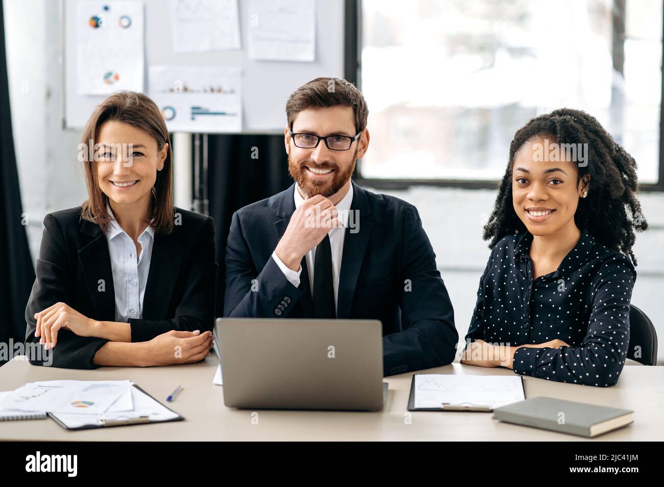 Formal group photo hi-res stock photography and images - Alamy
