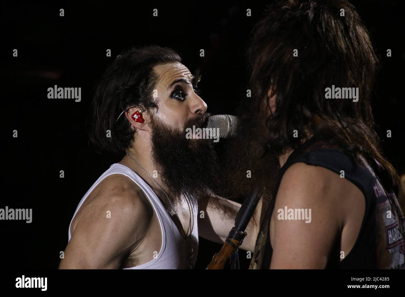 The Mexican rock band Moderatto of the glam metal genre offered a ...