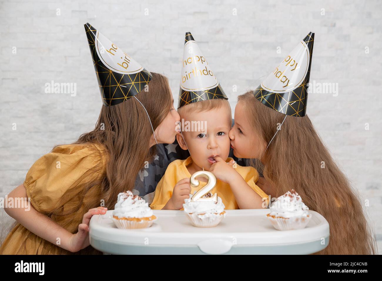 Happy friends child kid birthday party hi-res stock photography and ...