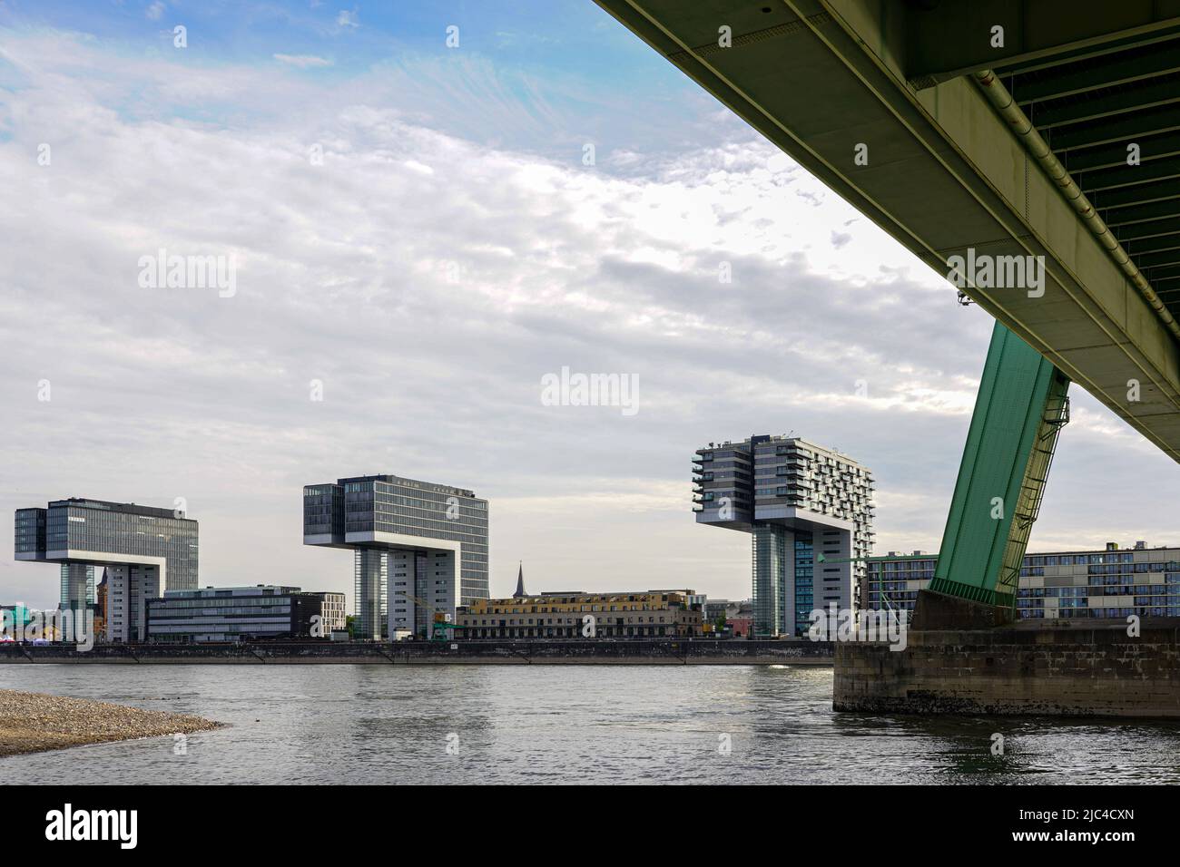 Travel tourism apartment buildings hi-res stock photography and images ...