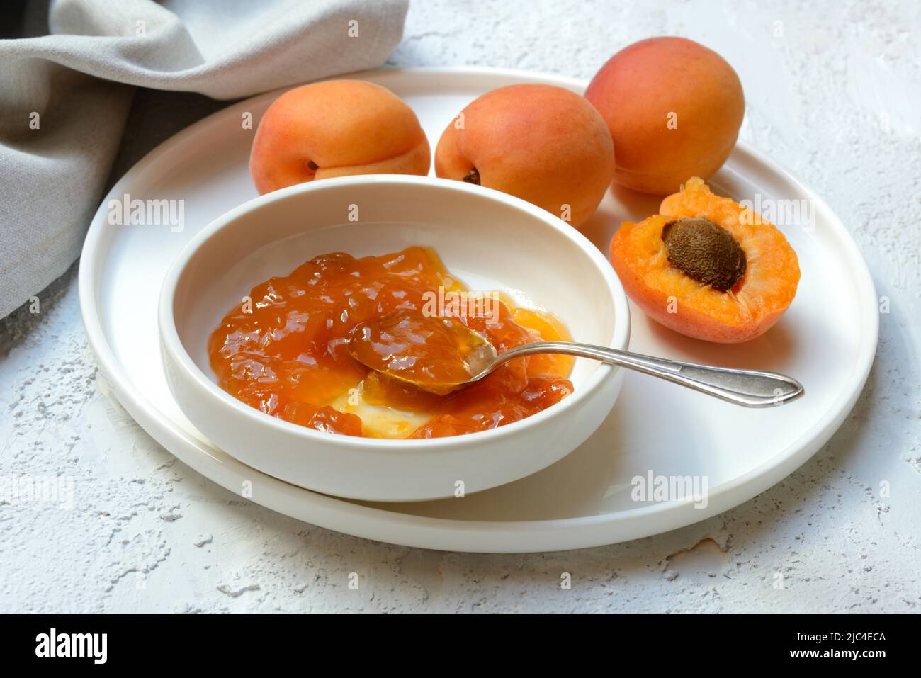 Apricot jam in shell and apricots (Prunus armeniaca Stock Photo - Alamy