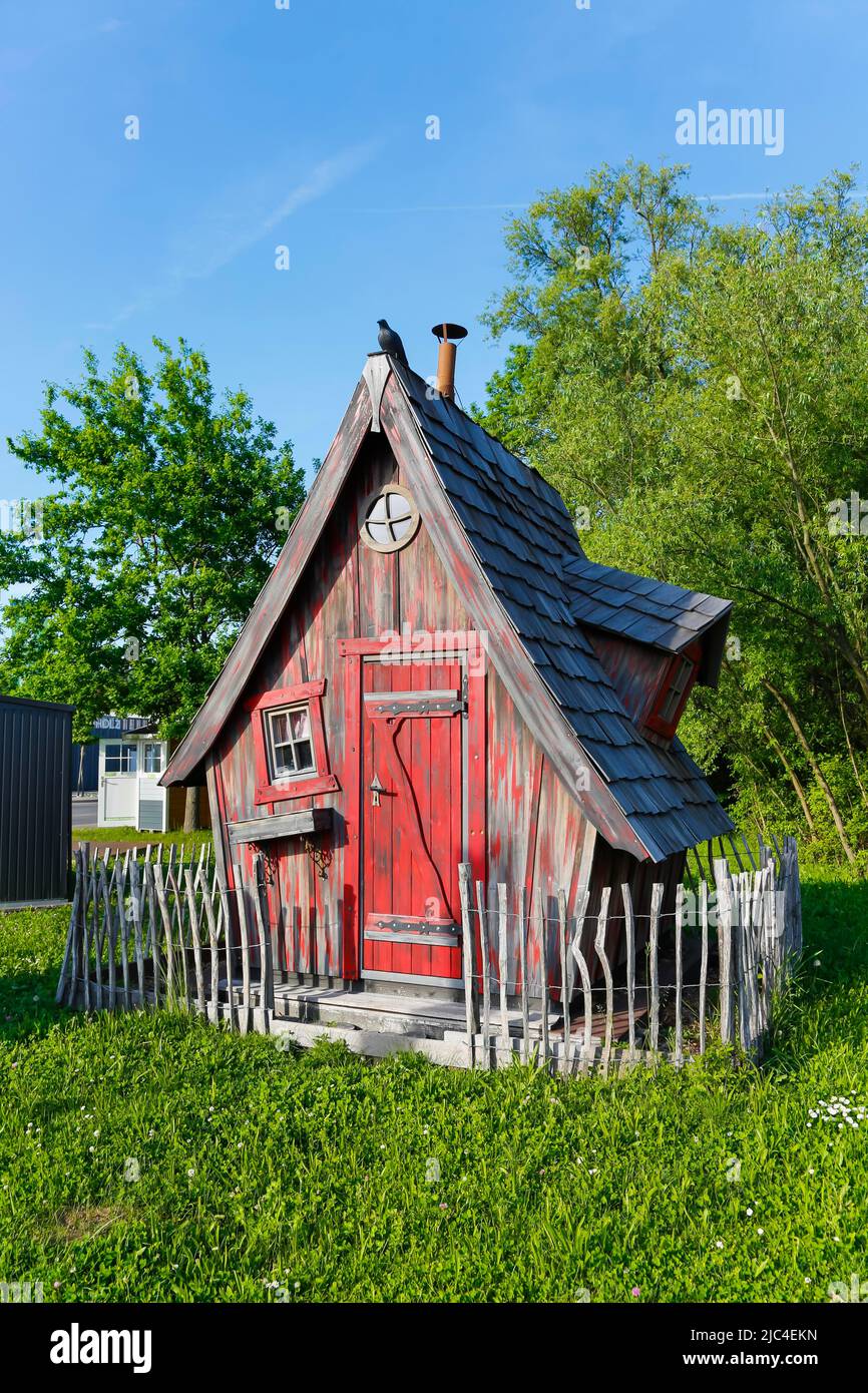 Funny crooked house hi-res stock photography and images - Alamy