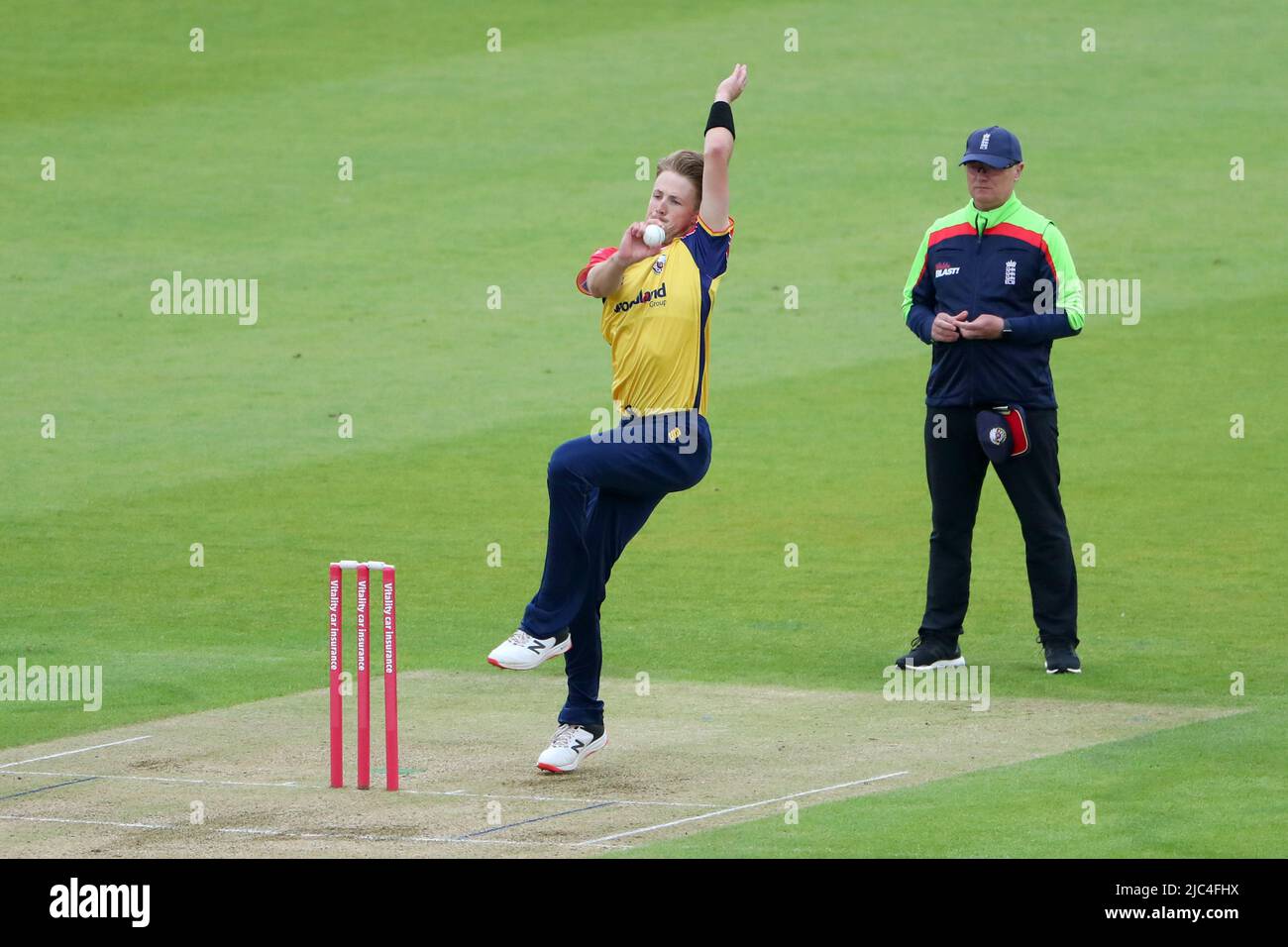 Ben Allison in bowling action for Essex during Hampshire Hawks vs Essex ...