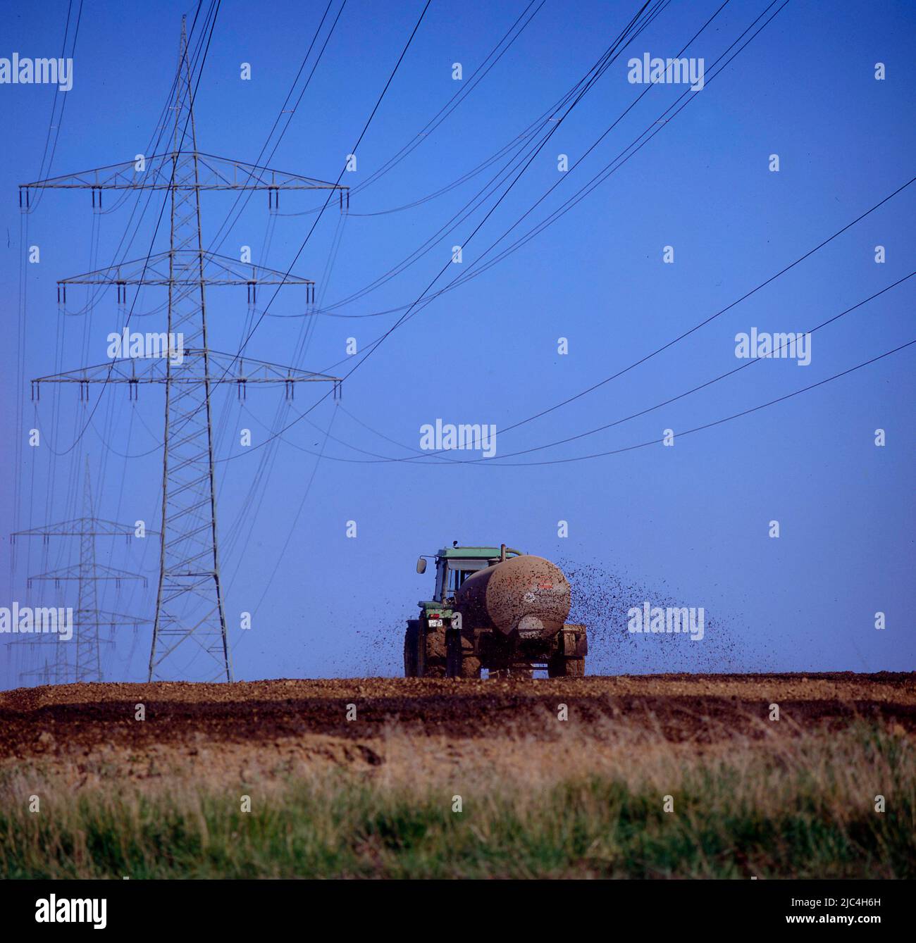 Field fertilisation hi-res stock photography and images - Alamy