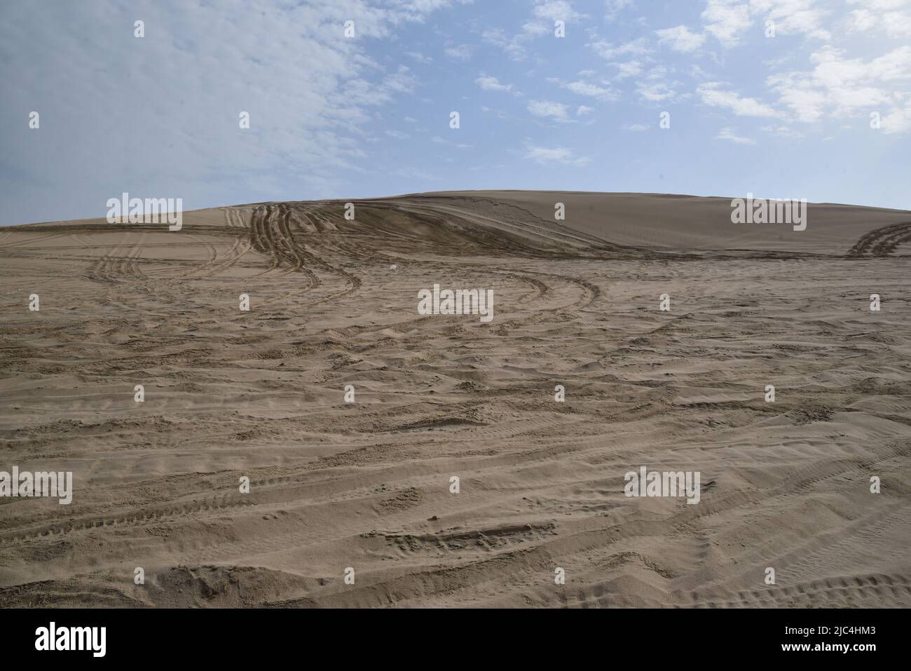 Sand Dunes of Qatar Stock Photo - Alamy