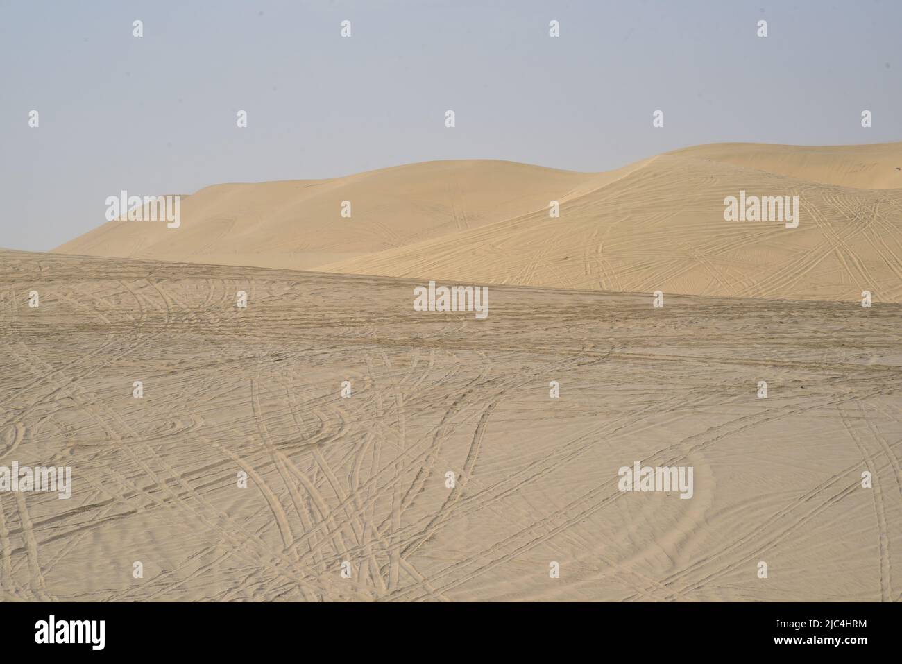 Sand Dunes of Qatar Stock Photo - Alamy