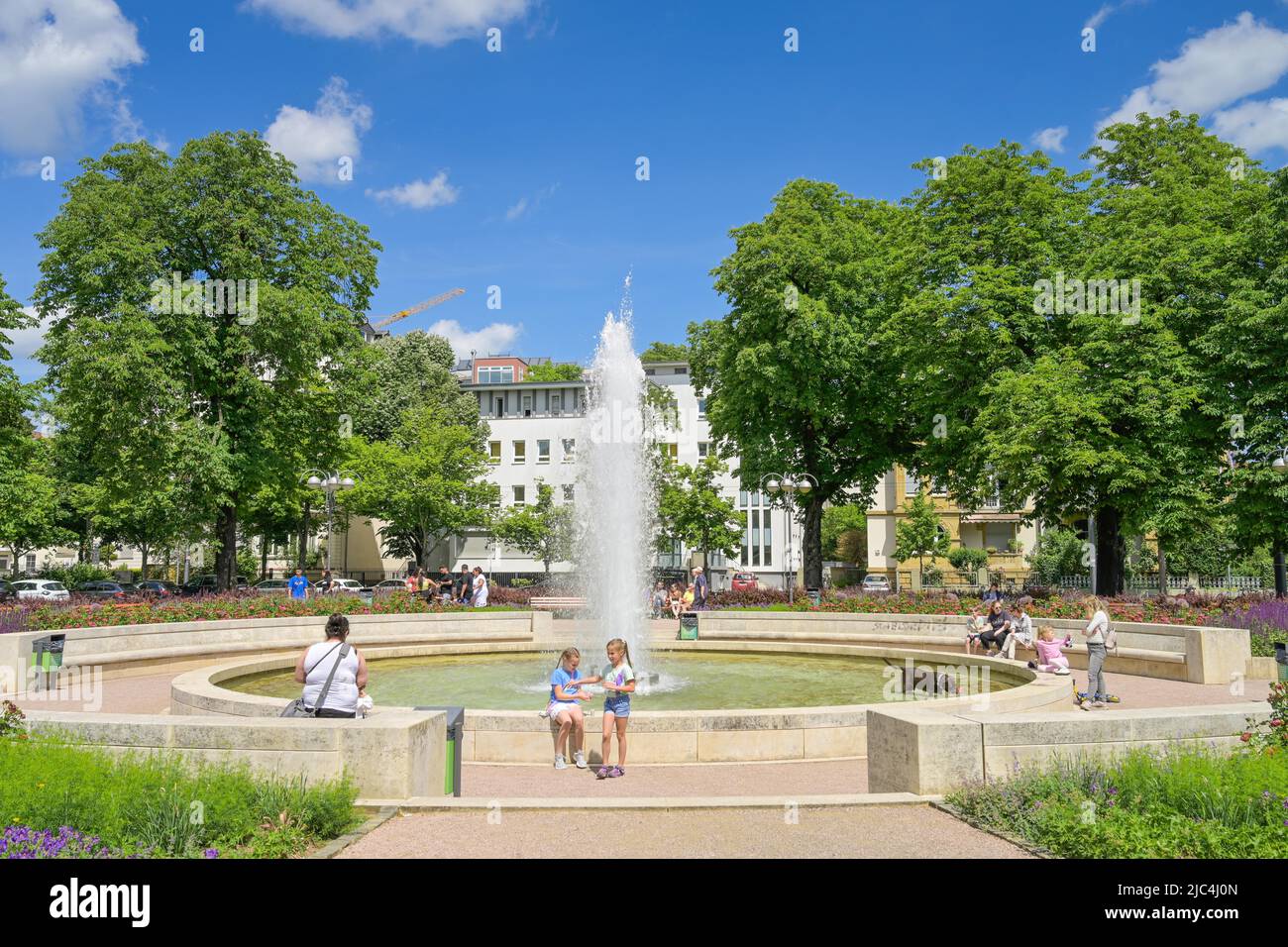 Fountain, Alfred-Brehm-Platz, Frankfurt am Main, Hesse, Germany Stock ...