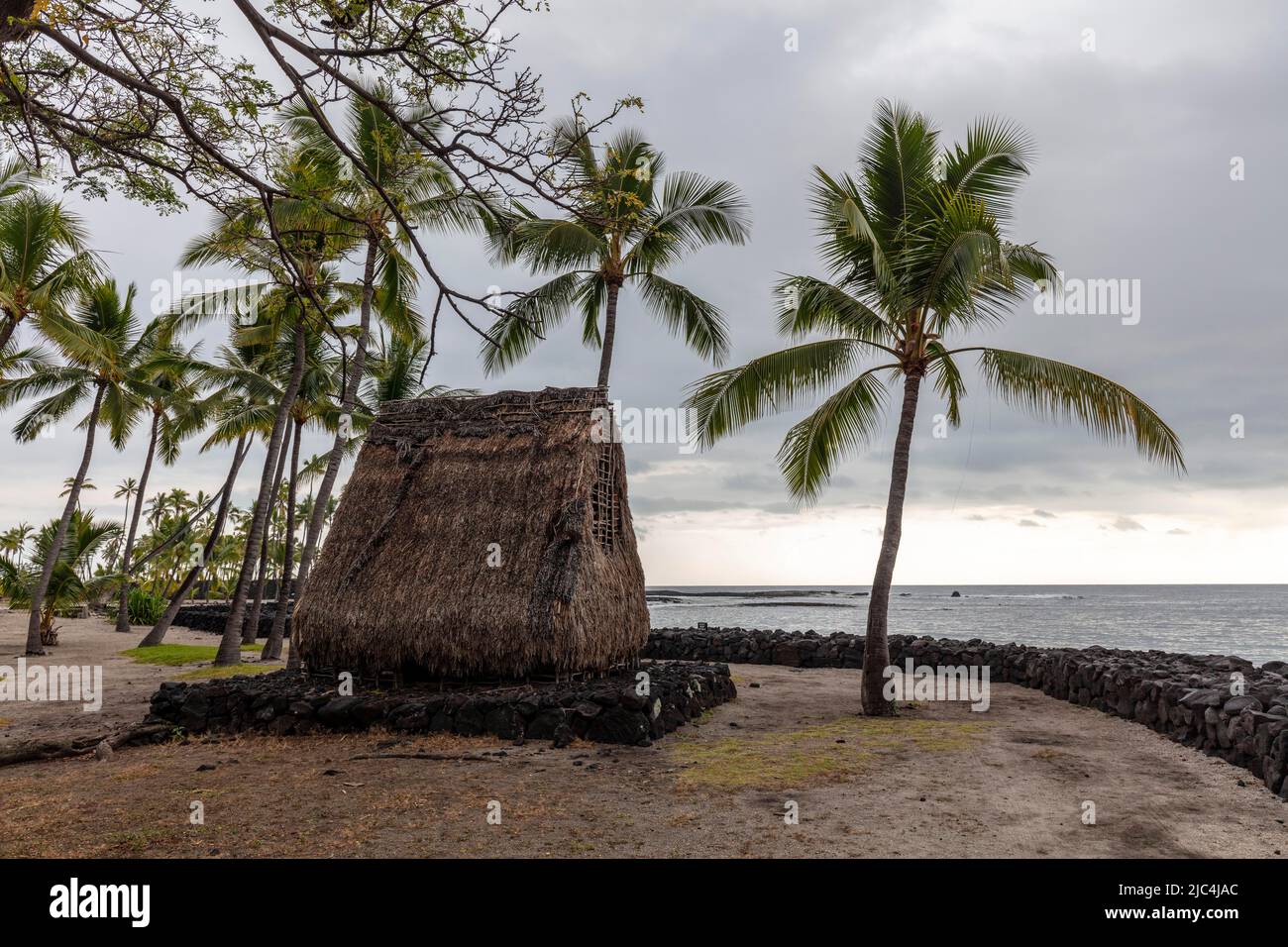 Straw hut in Puuhonua o Honaunau, National Park, Big Island, Hawaii ...