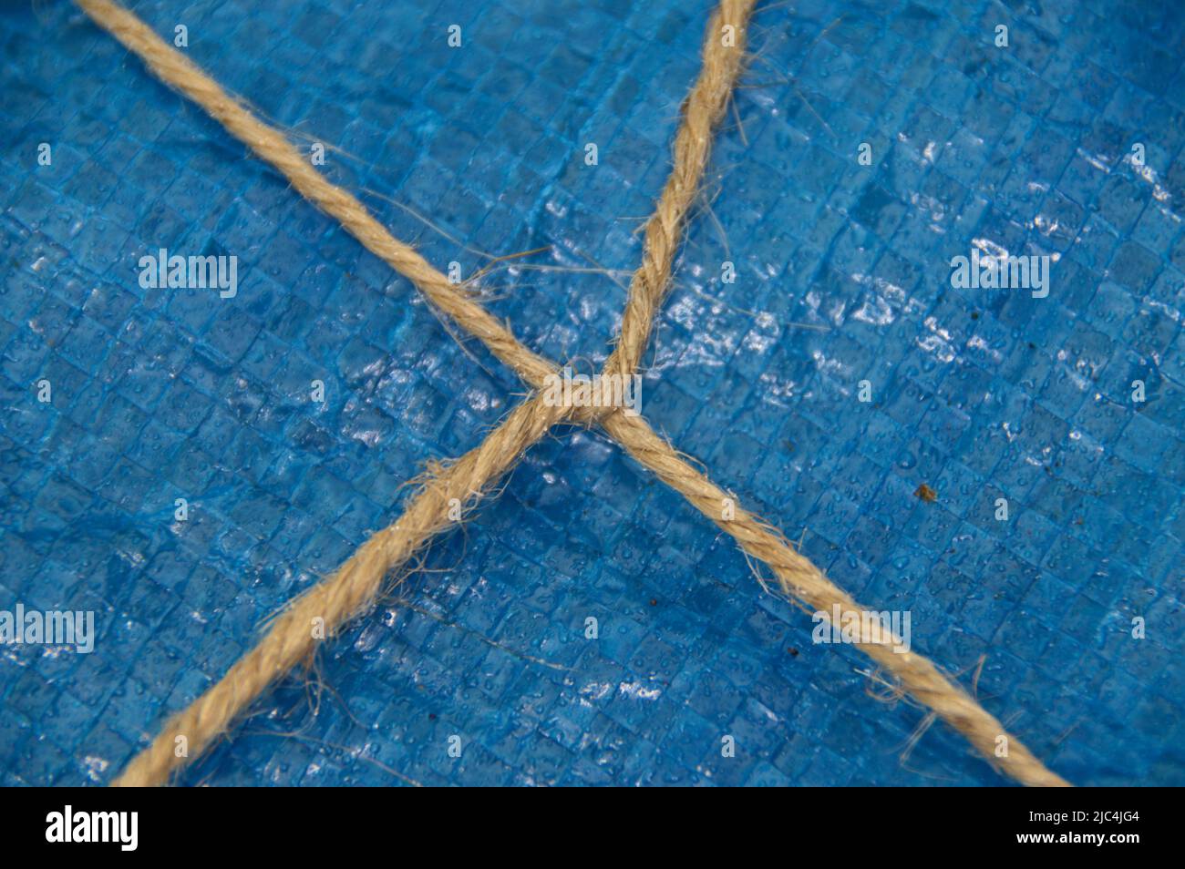 String knot hi-res stock photography and images - Alamy