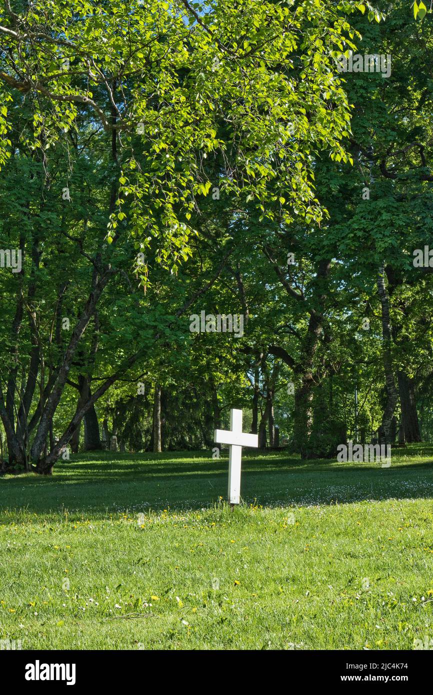 White wooden cemetery cross Stock Photo - Alamy