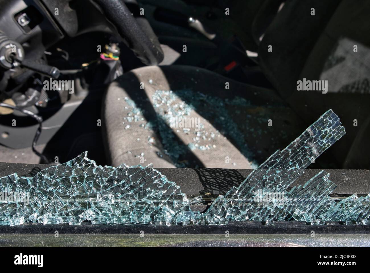 Vandalised car window hi-res stock photography and images - Alamy