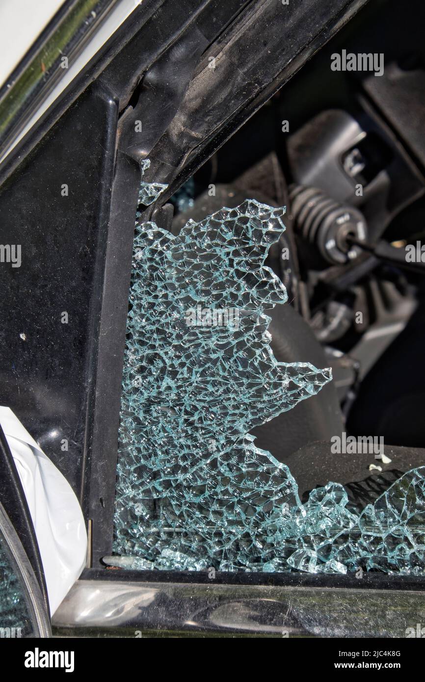 Vandalised car window hi-res stock photography and images - Alamy