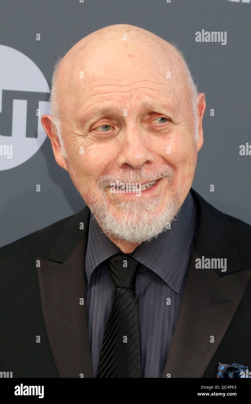 Hector Elizondo