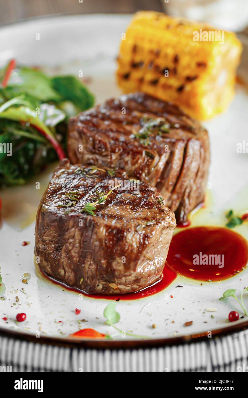 Fillet steak meal hi-res stock photography and images - Alamy