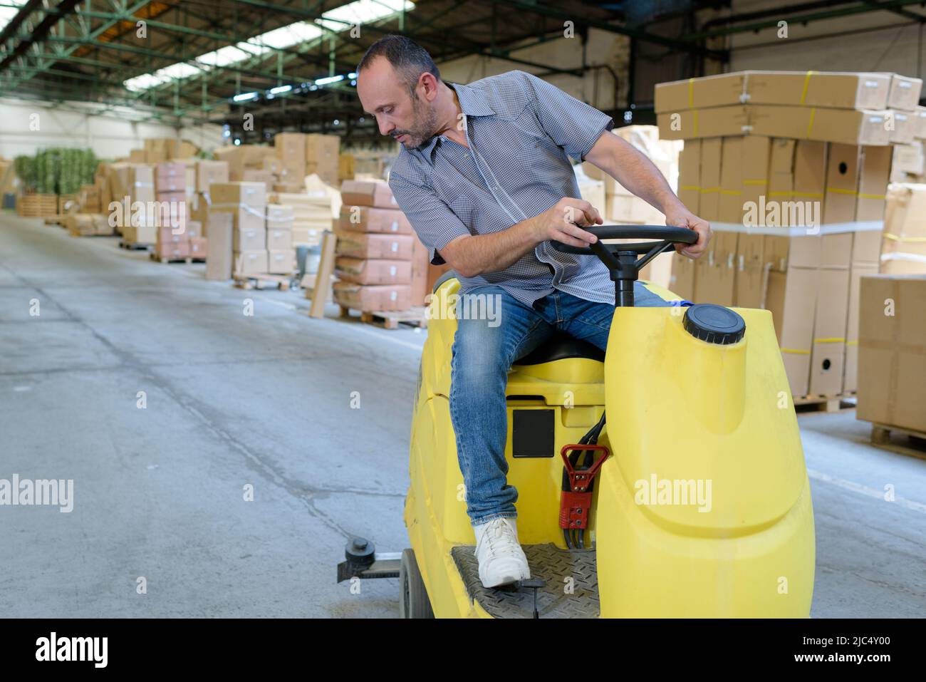 Ride on machine hi-res stock photography and images - Alamy