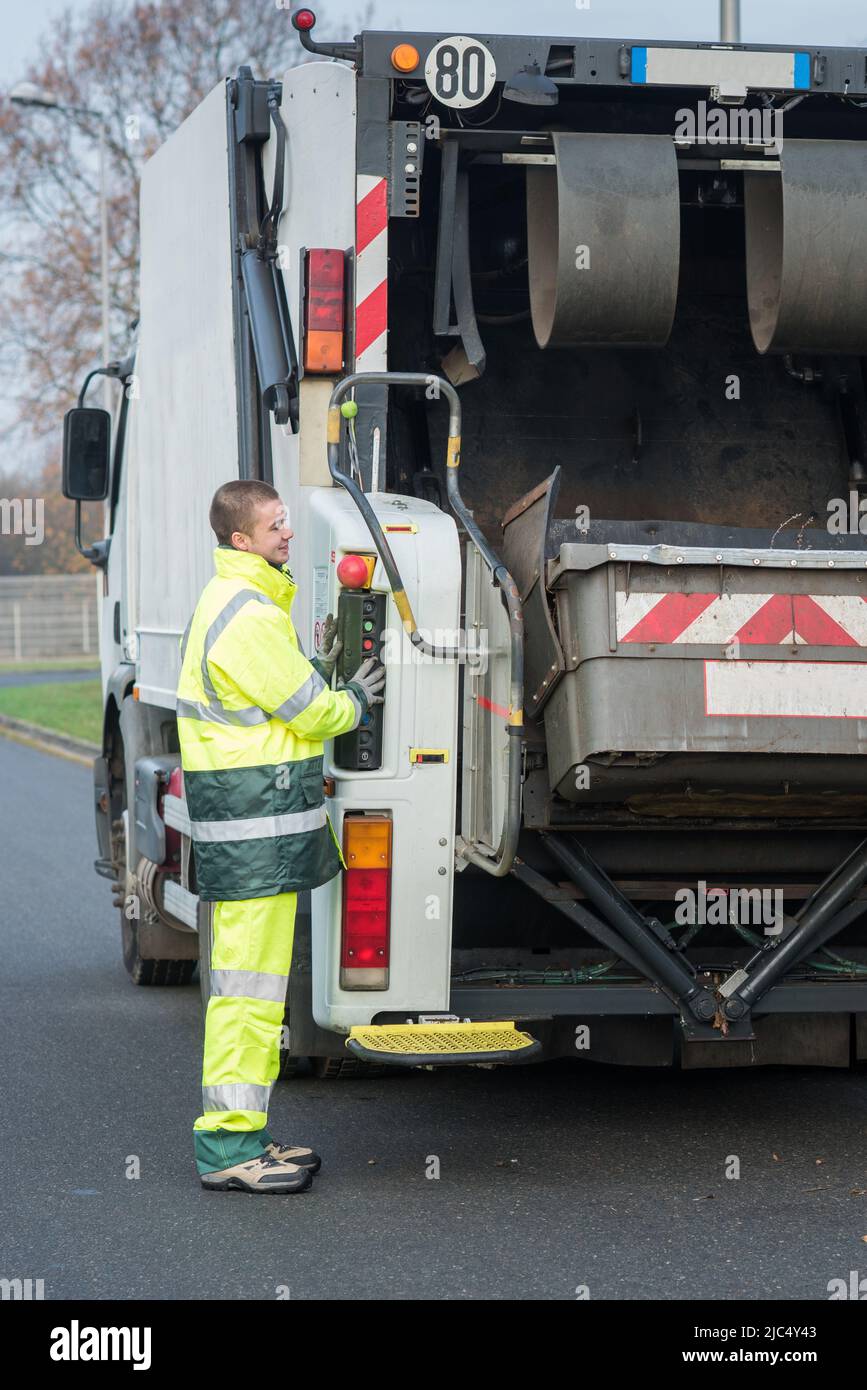 White bin lorry hi-res stock photography and images - Alamy