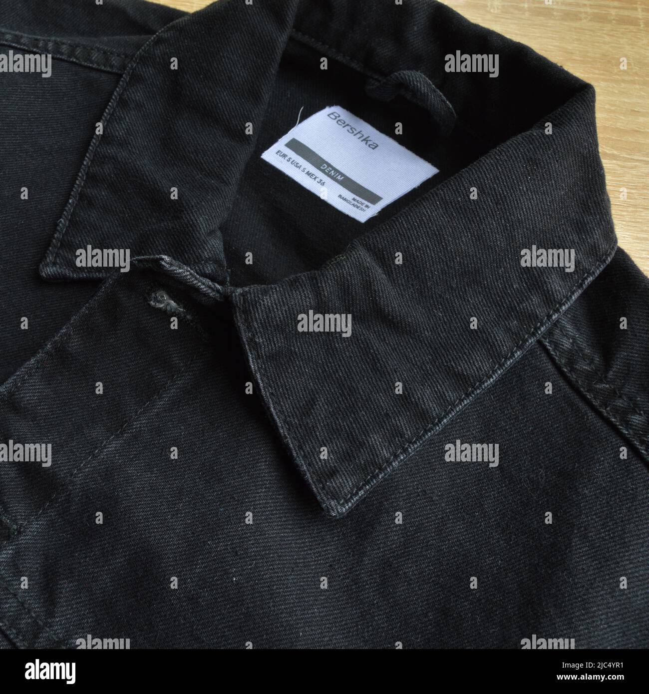 Bershka label hi-res stock photography and images - Alamy