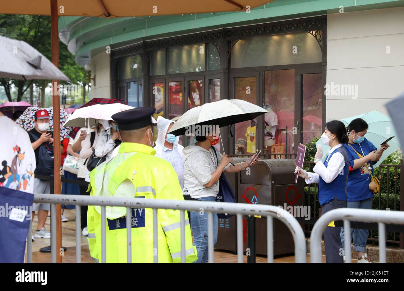 Disney world park scan hi-res stock photography and images - Alamy