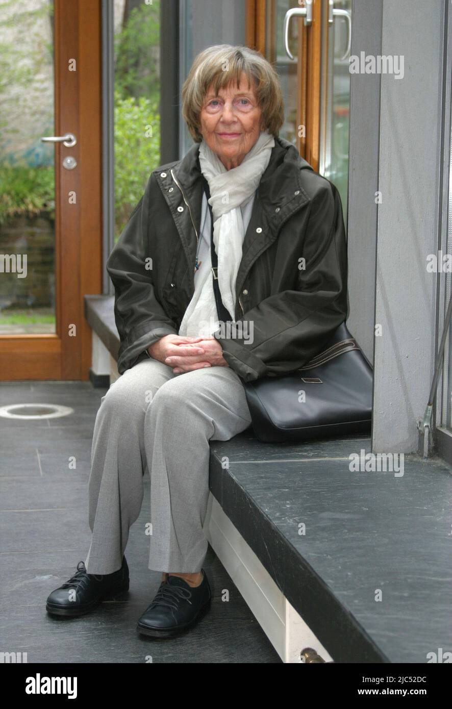 10 years ago hi-res stock photography and images - Alamy