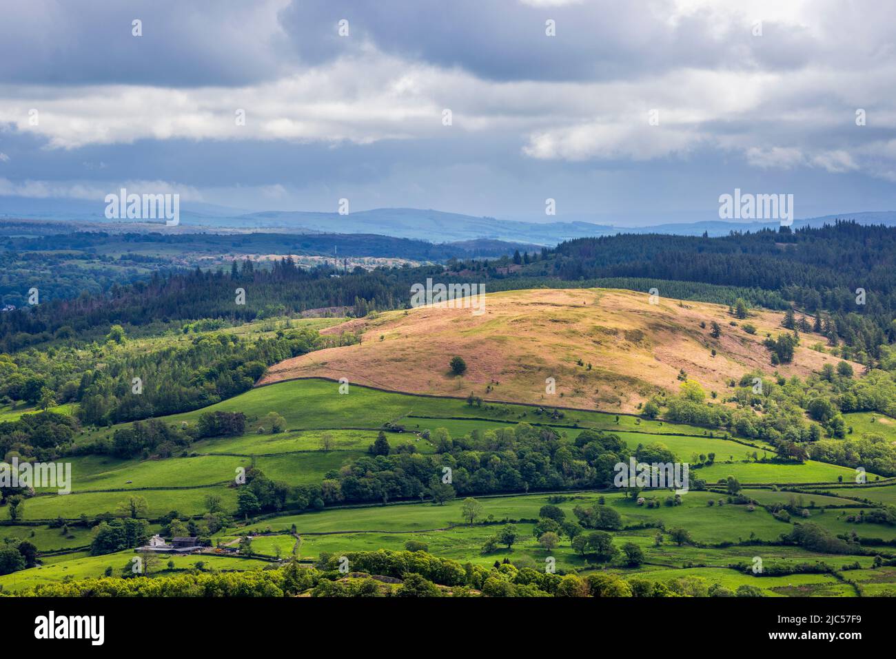 Looking south to Latterbarrow near Hawkshead from Black Fell, Lake ...
