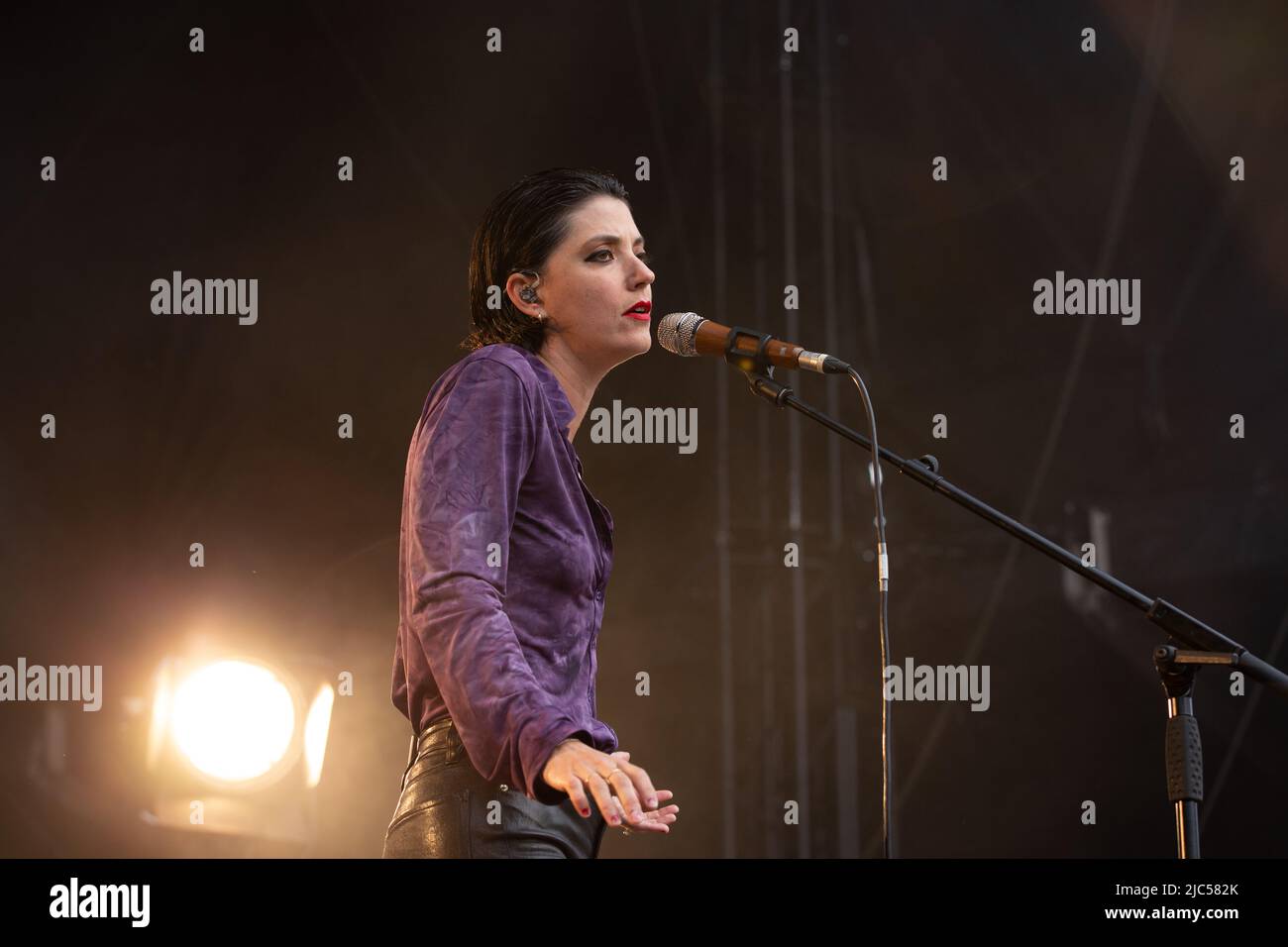 Sharon van etten singer hi-res stock photography and images - Alamy