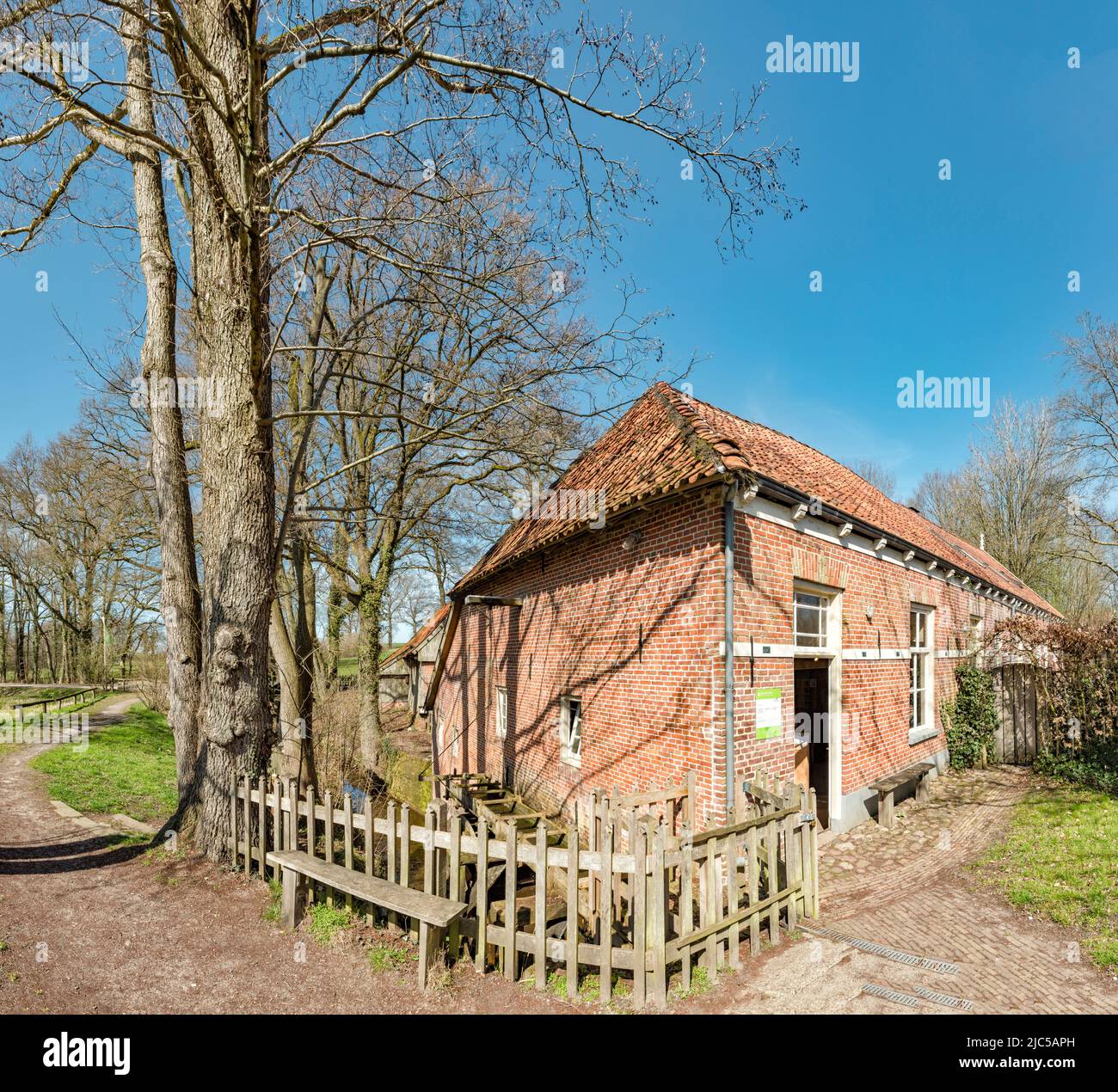 Waterwheel mill called Frans *** Local Caption *** Netherlands,windmill ...