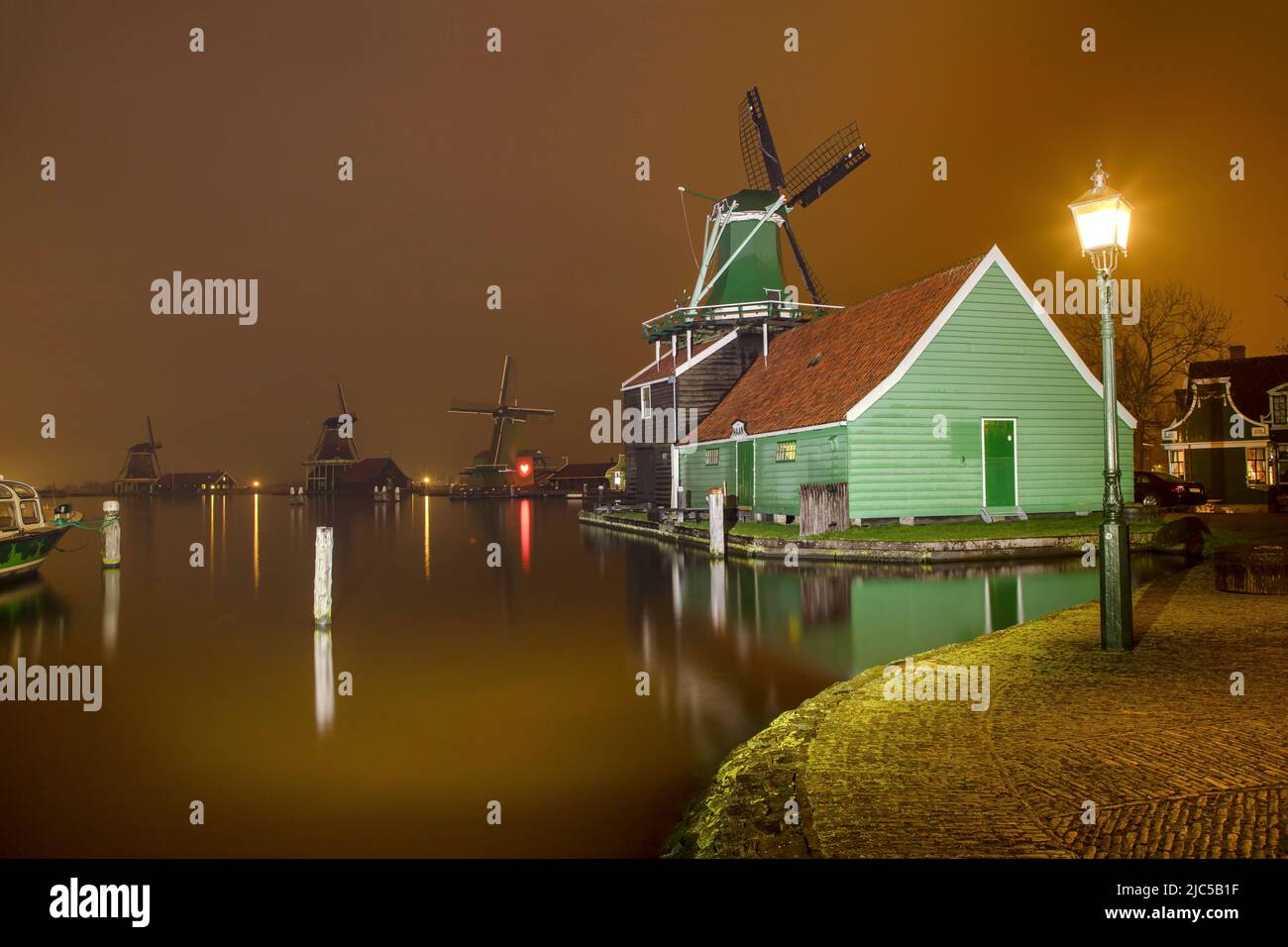 Oflood light hi-res stock photography and images - Alamy