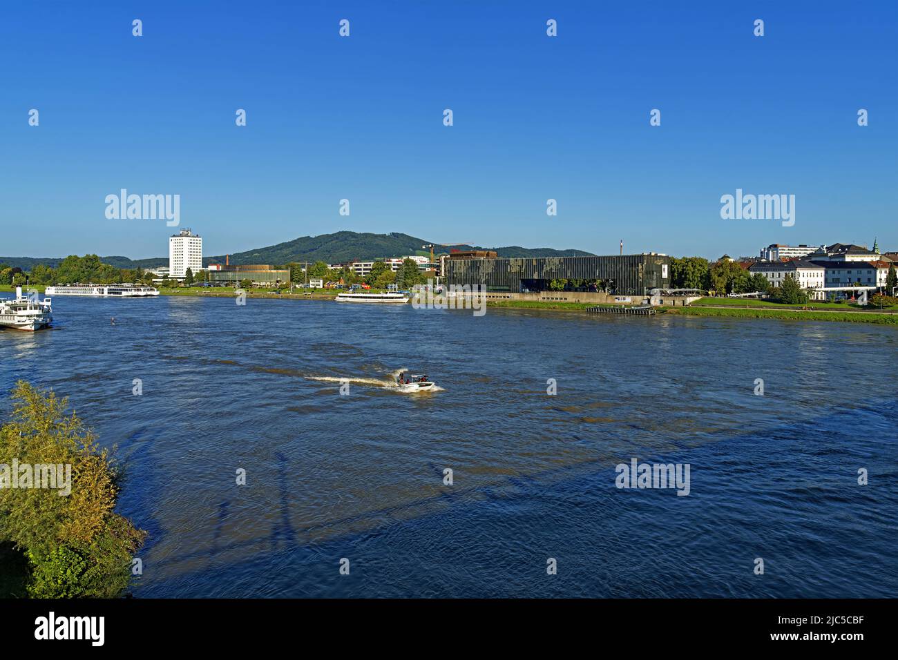 Fluss resort hi-res stock photography and images - Alamy