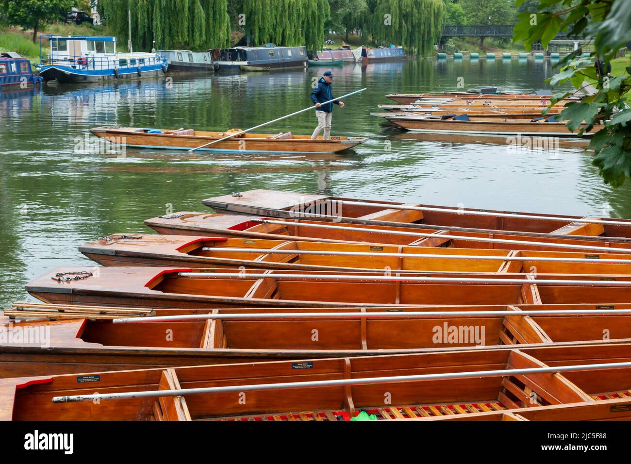 Punter boats on river Cam in Cambridge, England Stock Photo - Alamy