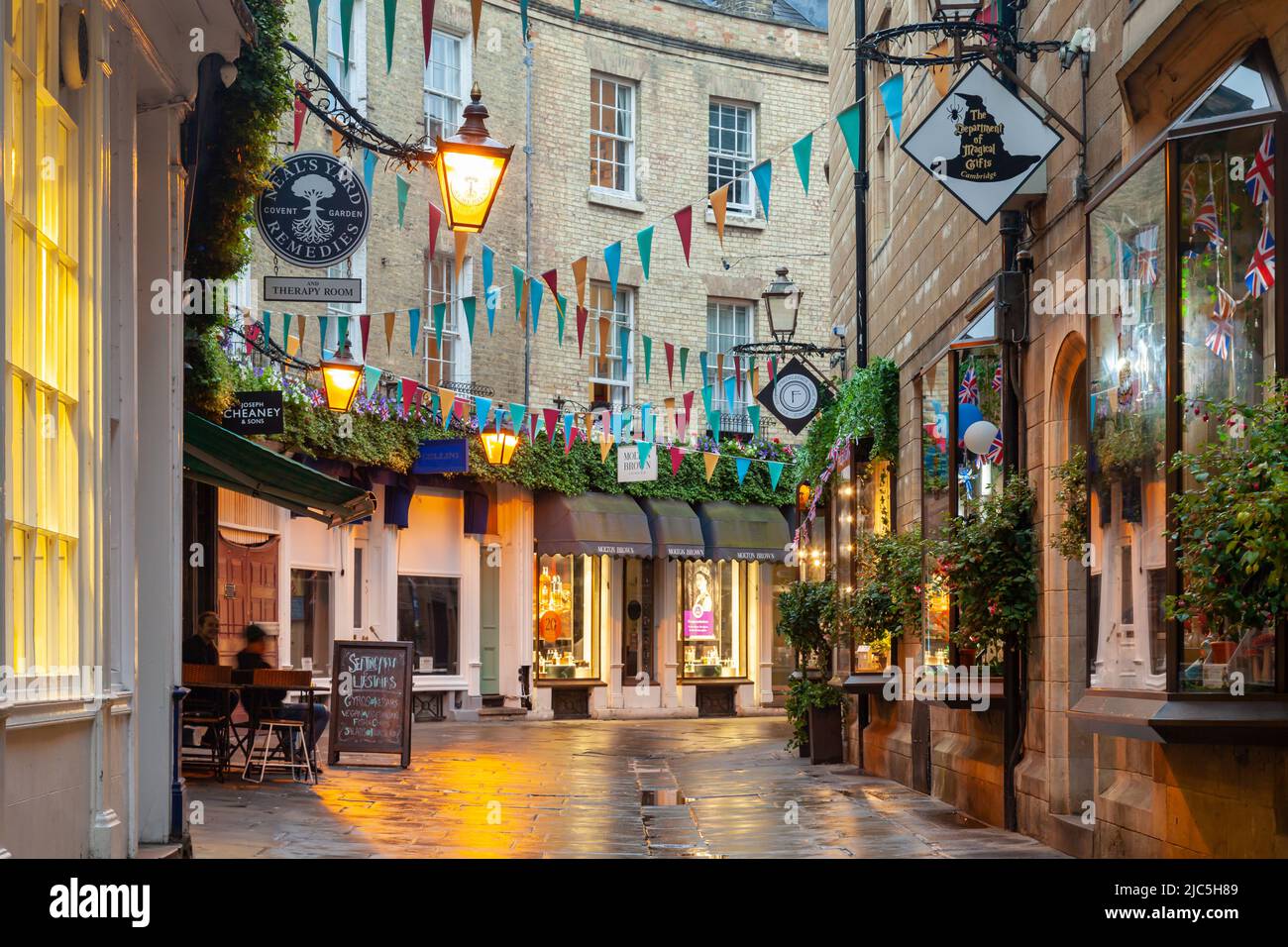 Evening on Rose Crescent in Cambridge, England Stock Photo - Alamy