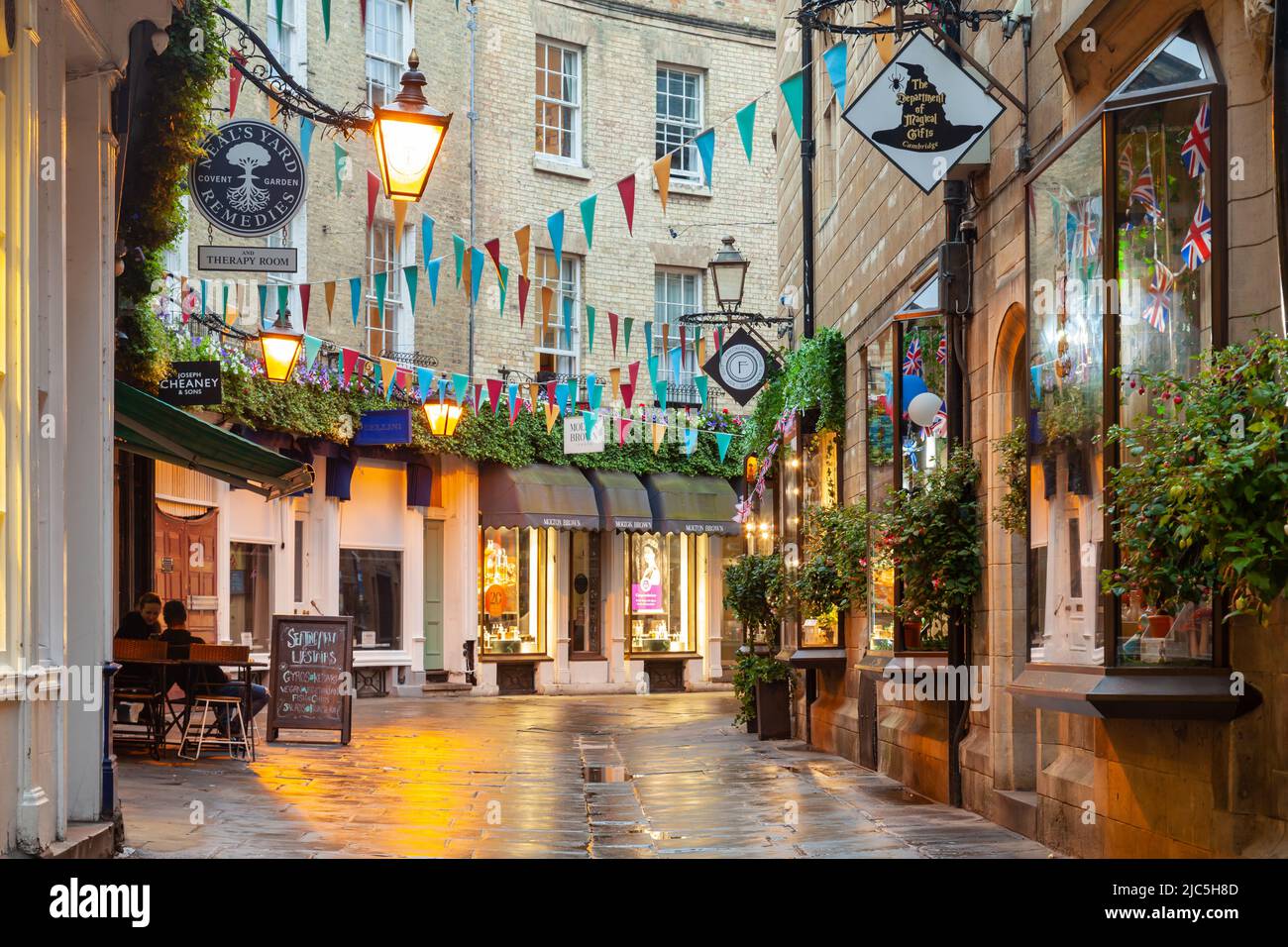 Spring evening on Rose Crescent in Cambridge, England Stock Photo - Alamy