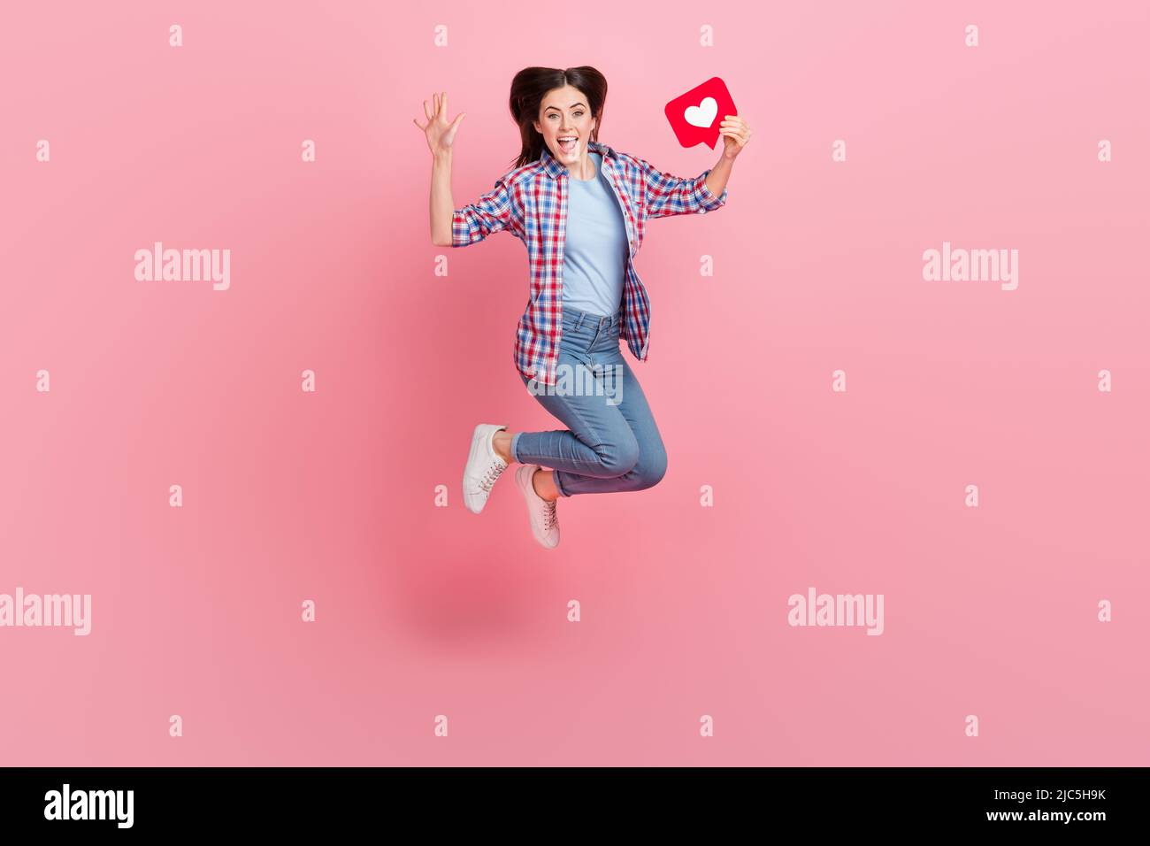 Full size photo of cheerful overjoyed lady say hi her boyfriend give ...