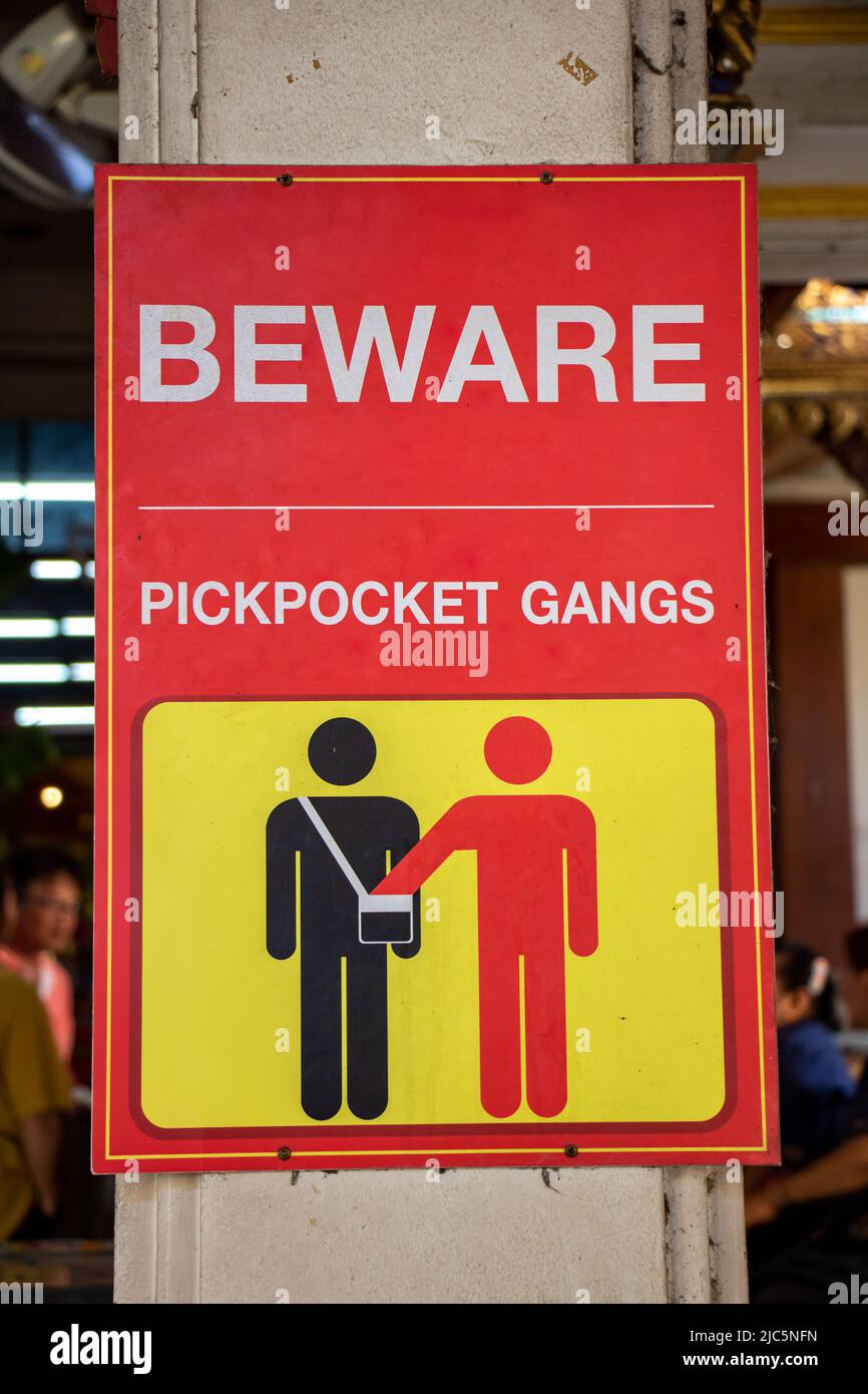 Thieves beware sign hi-res stock photography and images - Alamy