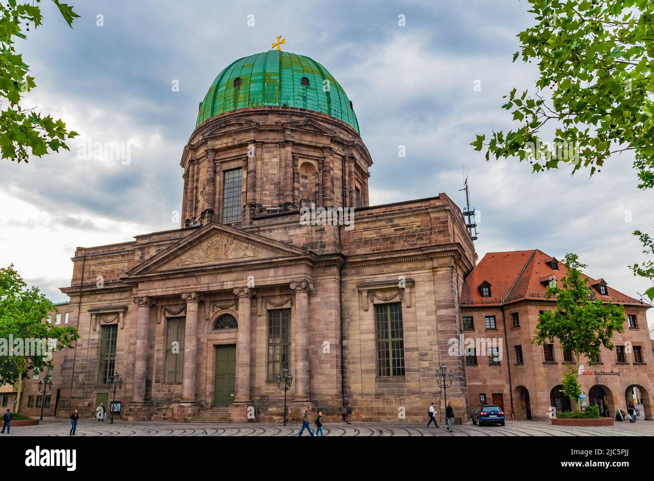 Nice front view of the famous St. Elizabeth's church with a high portal ...