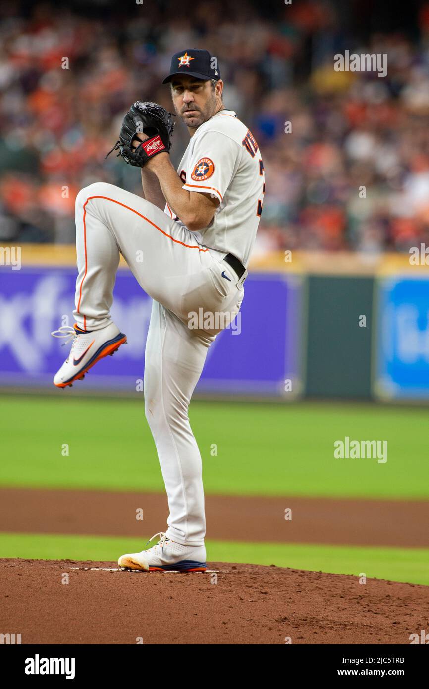 Houston Astros starting pitcher Justin Verlander (35) struck out a ...
