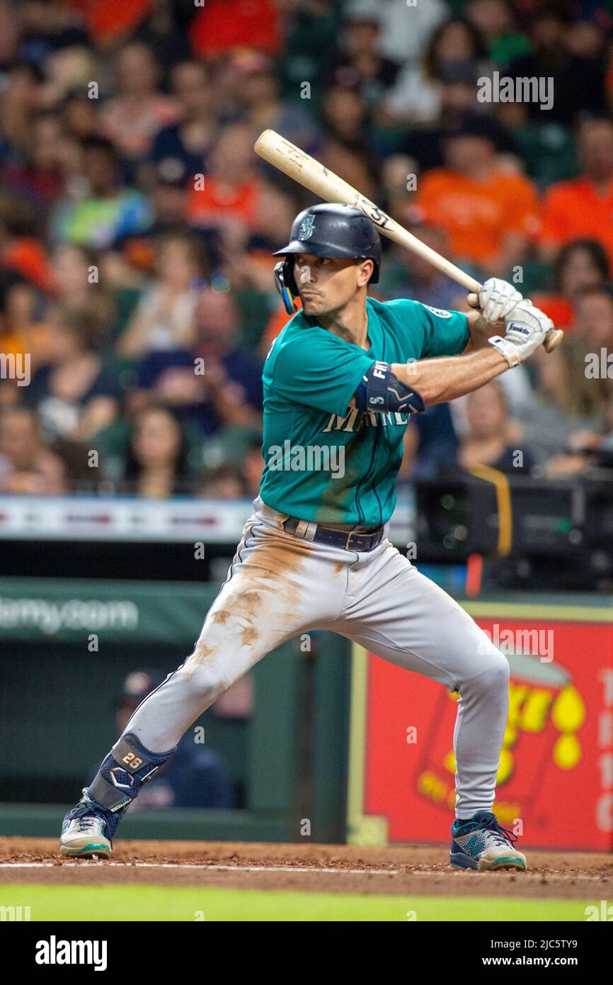 Seattle Mariners third baseman Eugenio Suarez (28) singles to center in ...