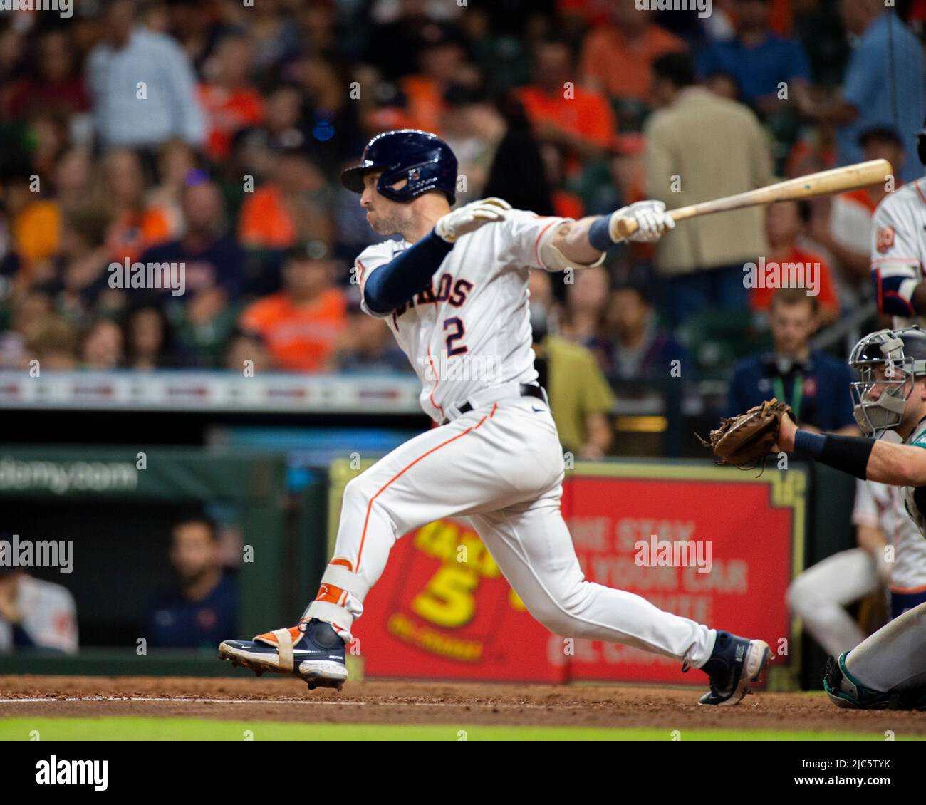 Houston Astros third baseman Alex Bregman (2) singles to right in the ...