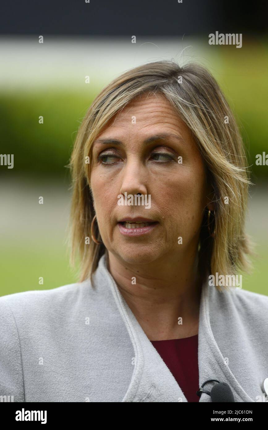 Bbc deputy political editor hi-res stock photography and images - Alamy